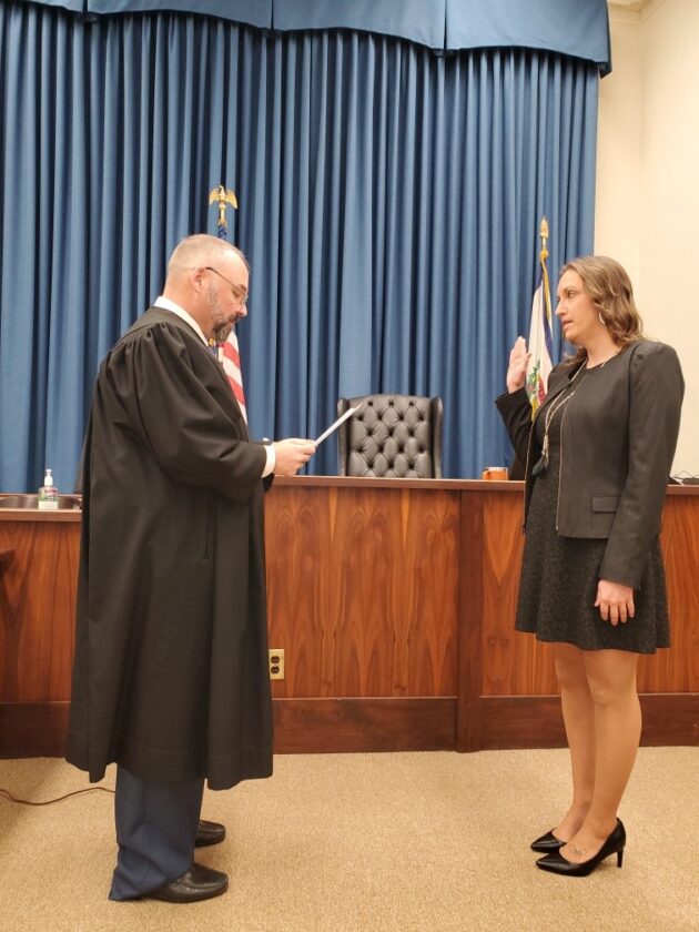 County Clerk-elect Jessica Davis is sworn in | News, Sports, Jobs ...